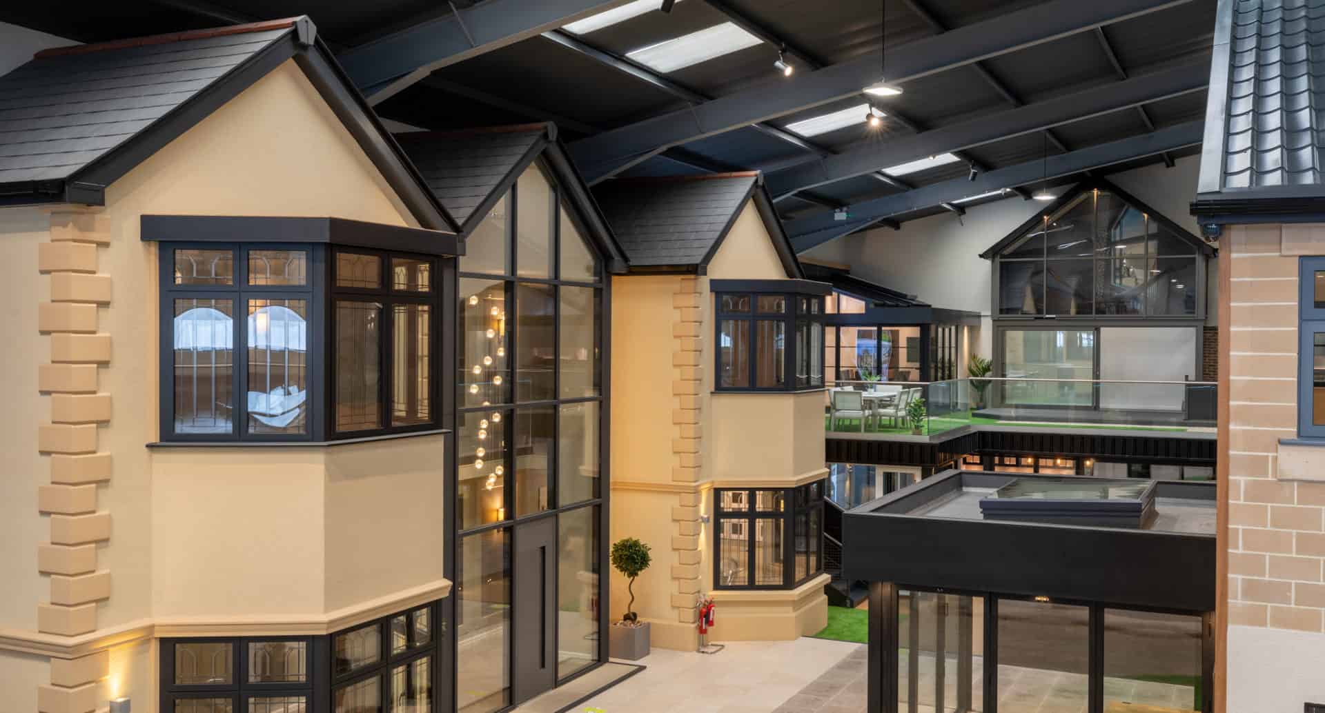 Modern Bay Windows | Bespoke Aluminium Bay Windows | Express