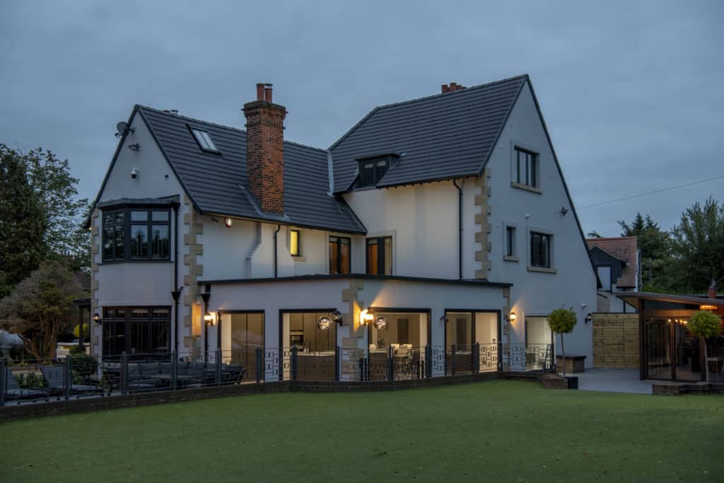 8 Flat Roof Extension Ideas for Your Home | Express