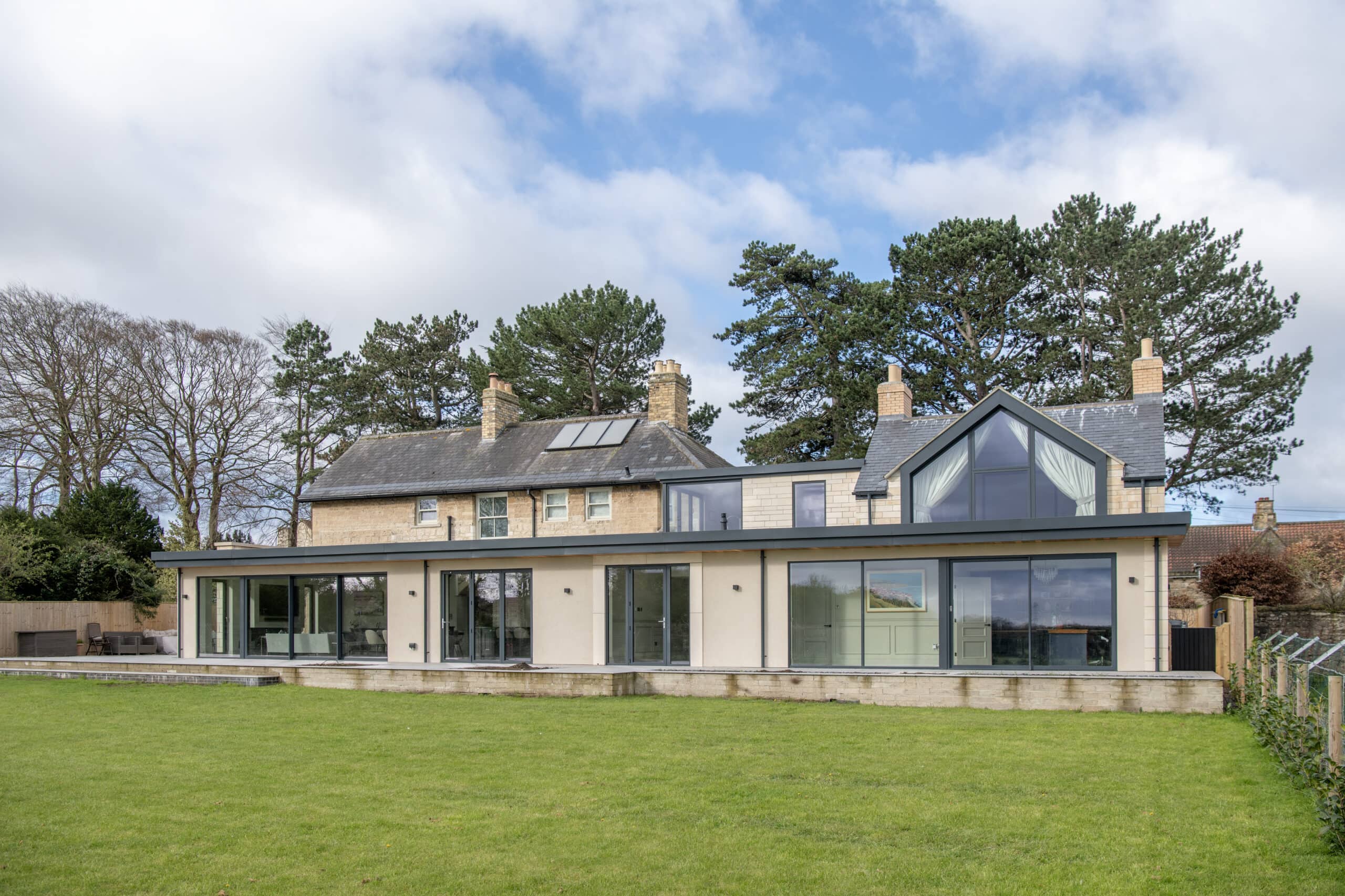 8 Flat Roof Extension Ideas for Your Home | Express